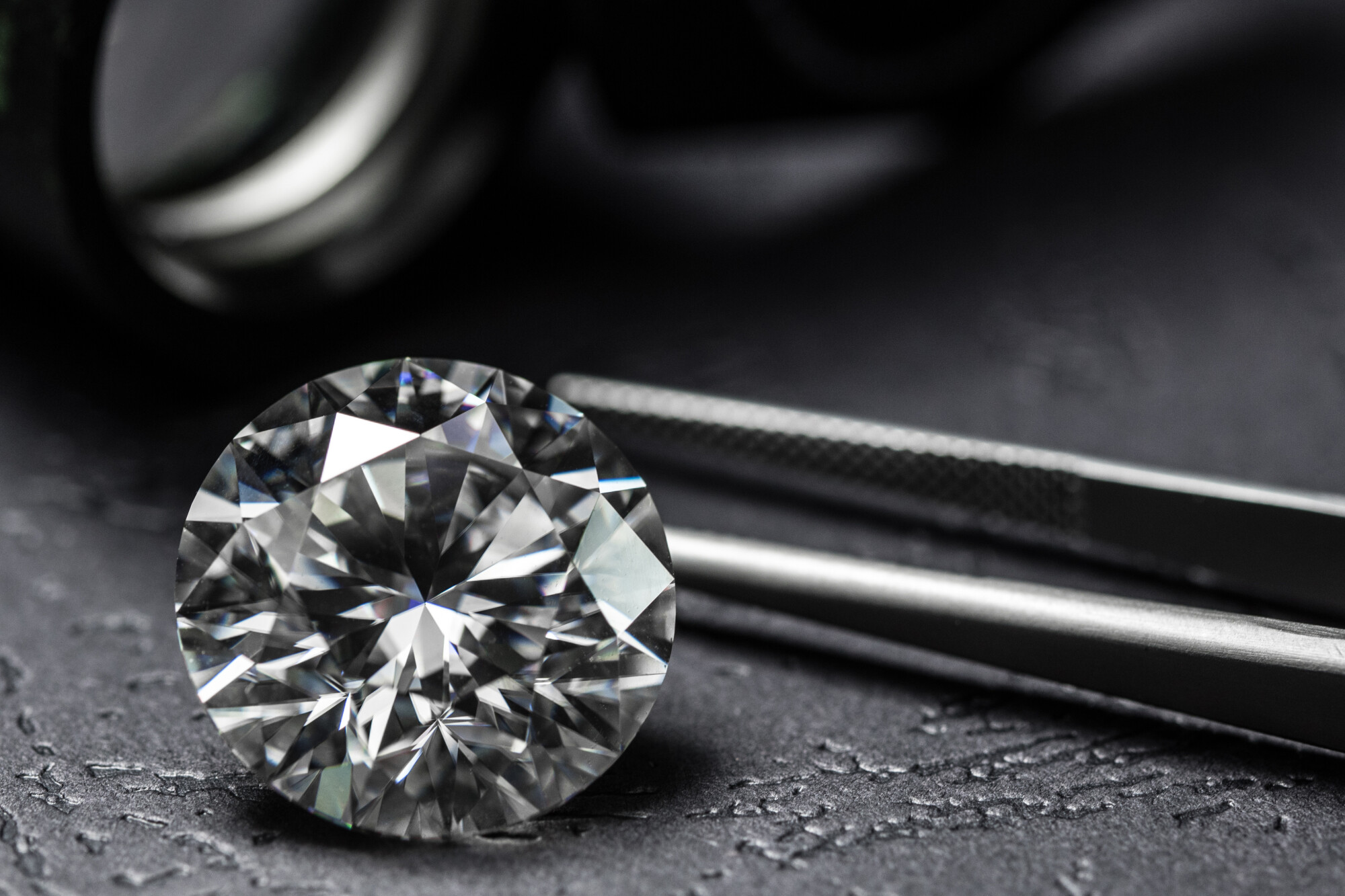 Lab-Grown Diamonds vs. Natural Diamonds: The Basic Differences ...
